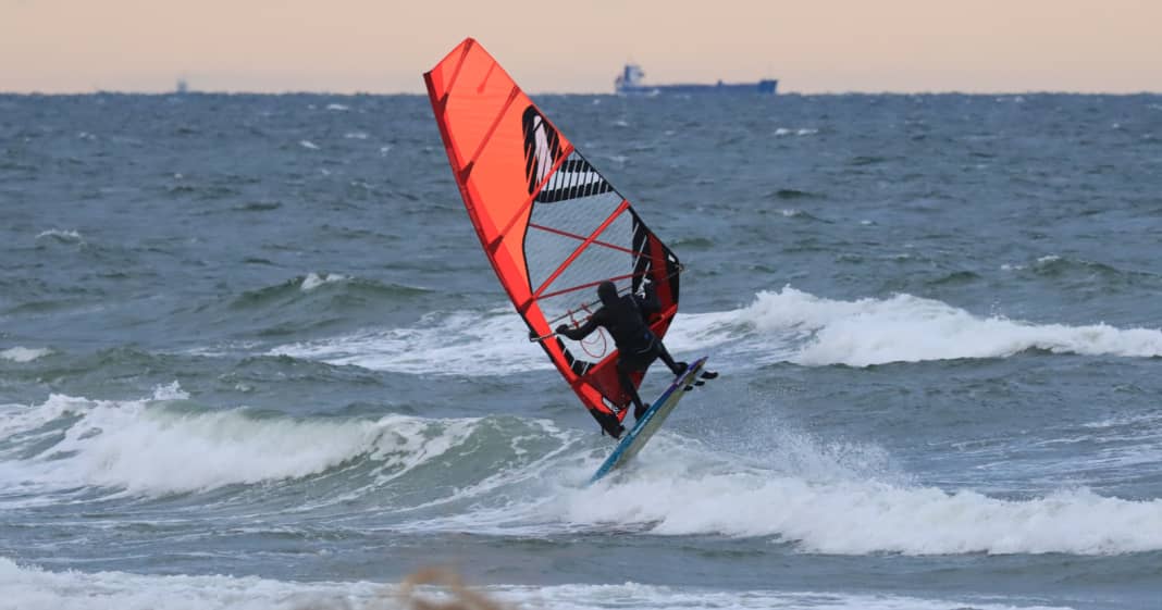 Freemoving sail 2024: Light & agile - the Severne Gator in the test | SURF