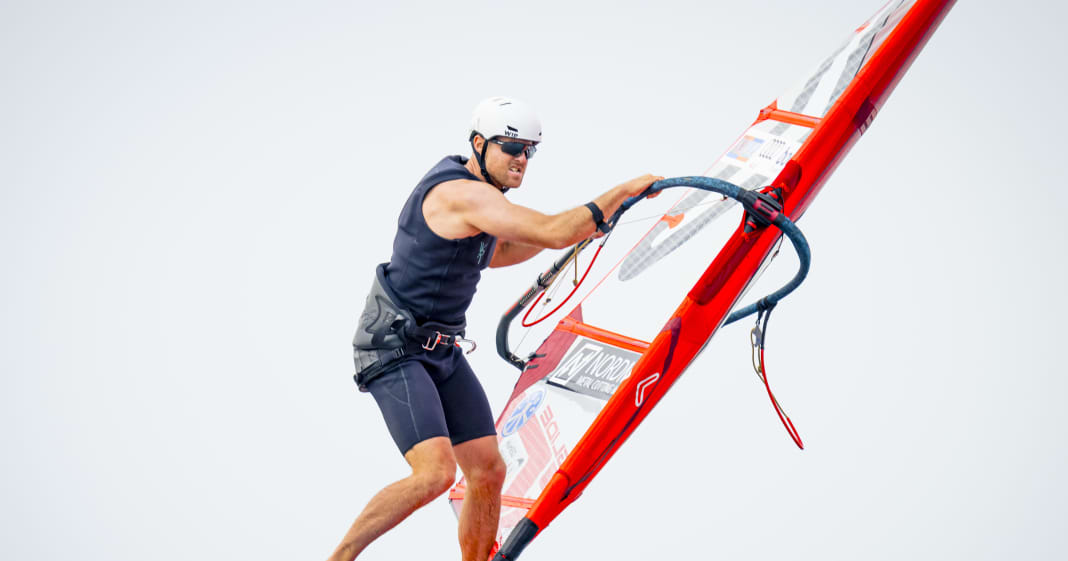 Kieler Woche: Flaute und Seegras stoppen Kördel - Wolf auf Rang zwei | SURF