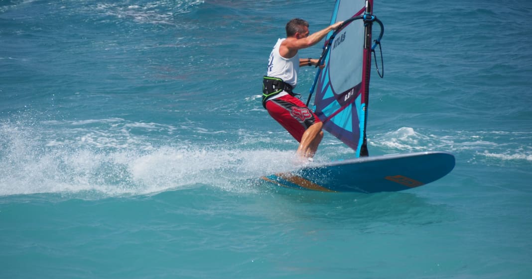 Jibing camp on Rhodes: perfect jibing - only the technique counts | SURF