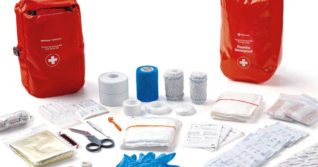 Decathlon first aid kit: 80 items for emergencies | SURF