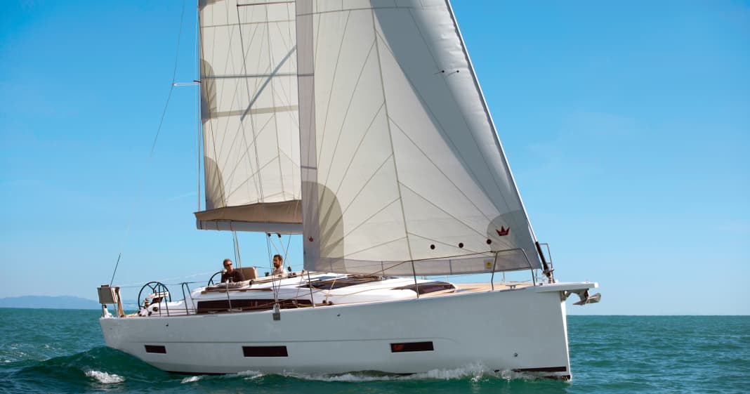 Dufour 390: Space miracle with plenty of room for individuality in the ...