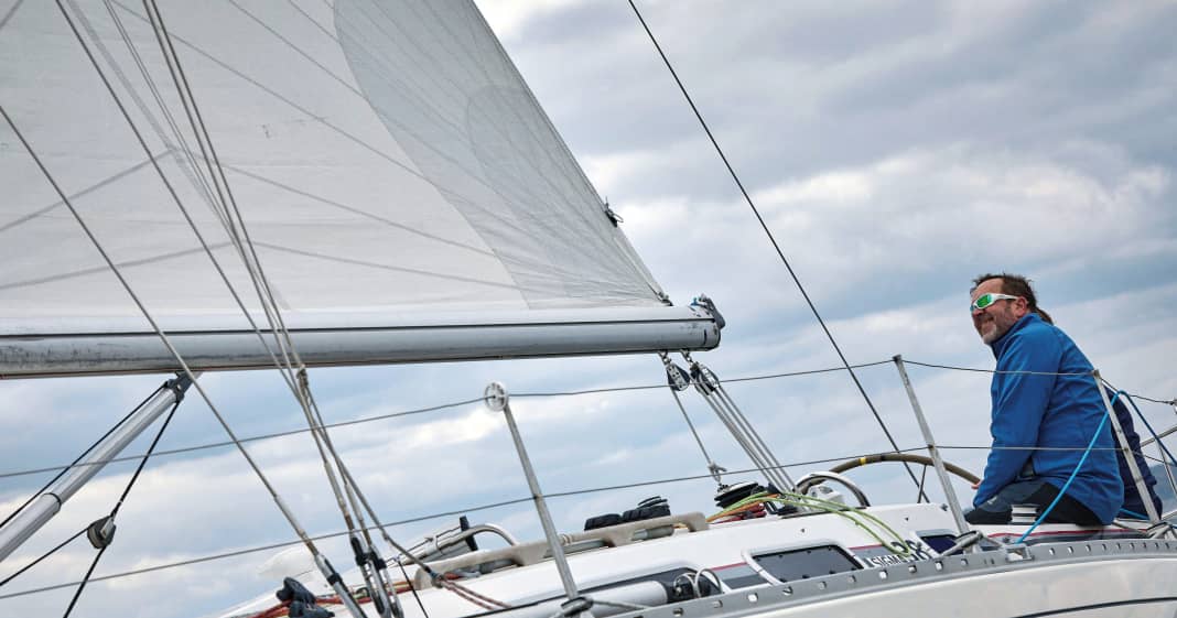 Segelpraxis: Richtig kreuzen – Tipps vom Segelprofi Tim Kröger | YACHT