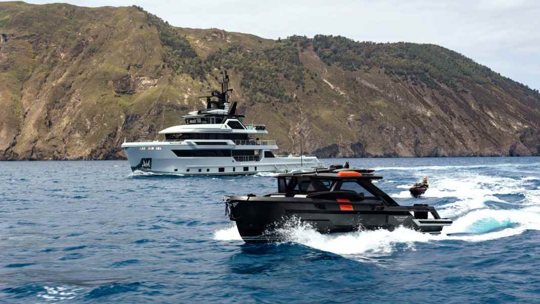 "Maverick": Around the world in 2,500 days on a 44-metre explorer | BOOTE