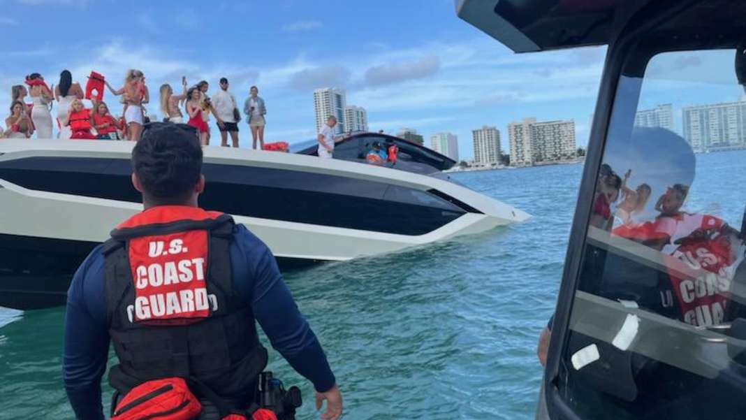 Millions in damage: Tecnomar for Lamborghini 63 sinks off Miami | BOOTE
