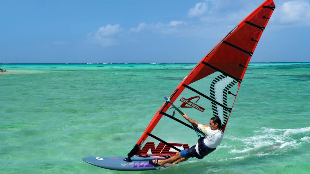 Freeride sail No Cam: Severne NCX - featherweight speed machine | SURF