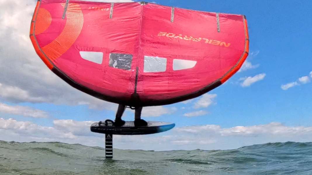 Wings: NeilPryde Firefly - der neue Boom-Wing im Test | SURF