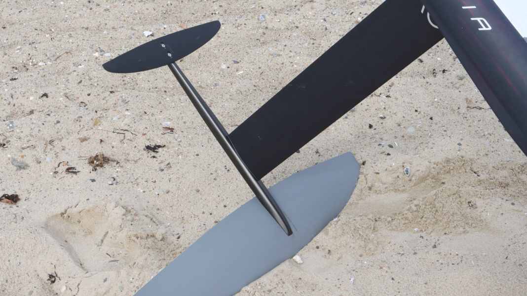 Foils: Complete set for 669 euros! The Taaroa AO Foil in the test | SURF