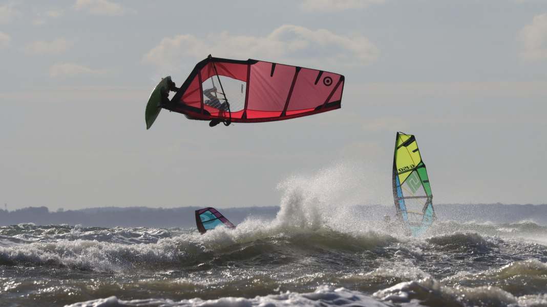 Wave sail 2025: Controllable & light - the NeilPryde Combat in the test ...