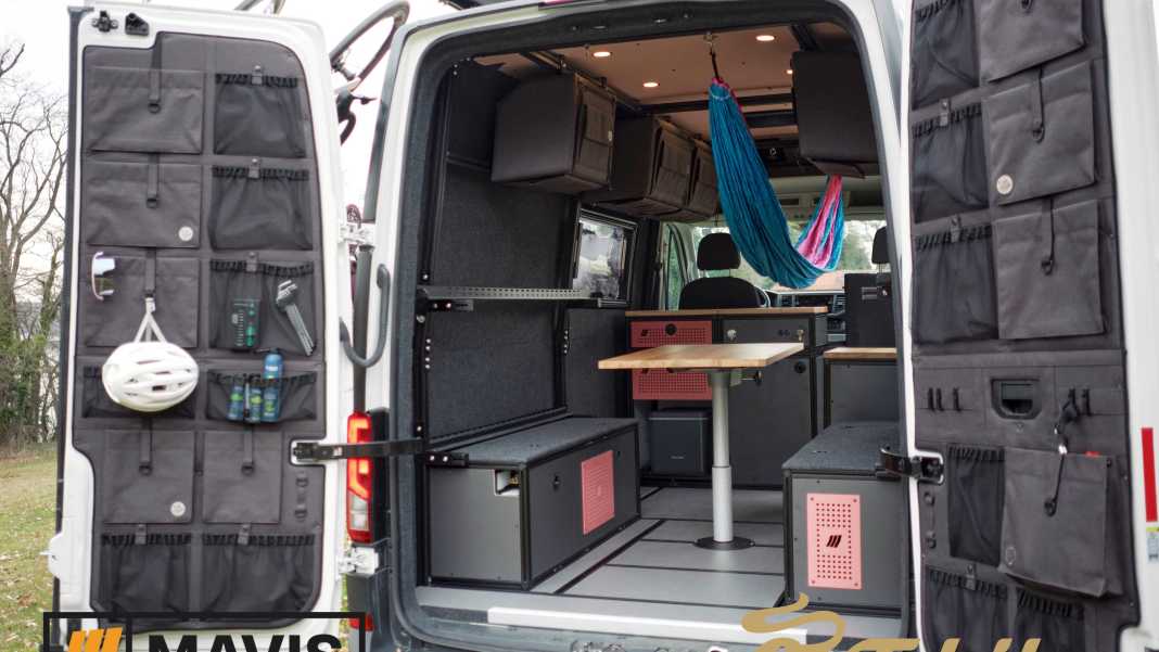 Camping & Vanlife: Modular van conversion system at Tchibo | SURF