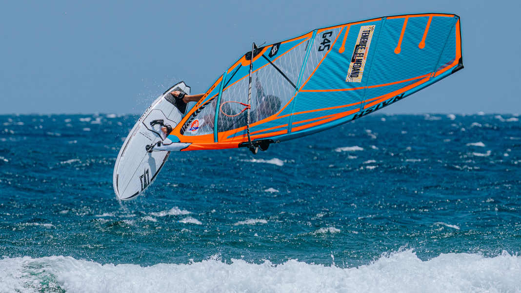 PWA World Cup Tenerife 2025: Difficult start in the wave - German trio ...