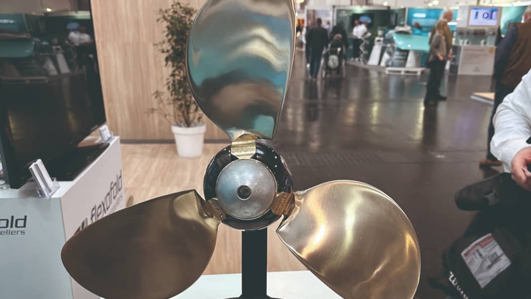 Flexofold: 3-blade folding propeller now also with plastic | YACHT