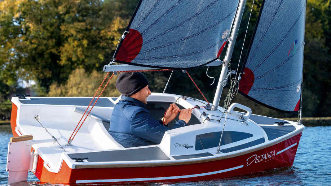 Deltania Mini: Die kleinste Segelyacht der Welt im Test | YACHT