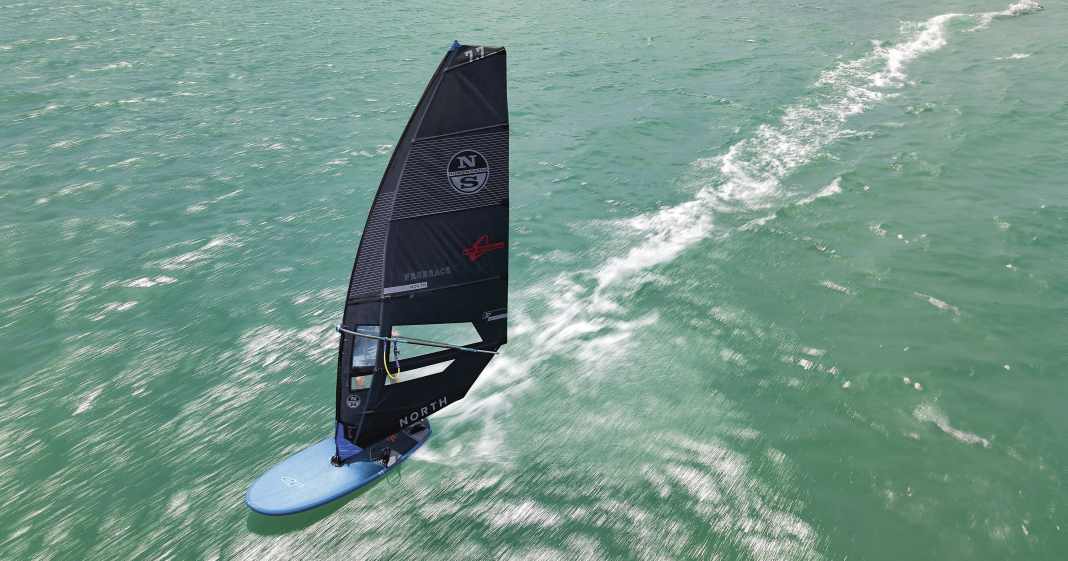 Test Freeracesegel 2025: Neun Camber-Segel für Hobby-Heizer im Test | SURF