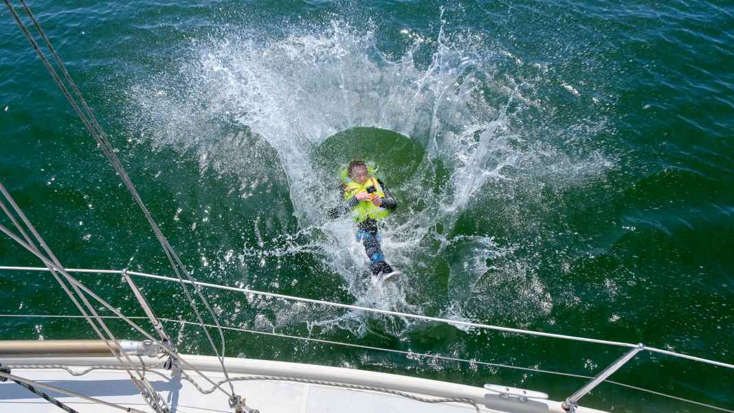 Man overboard: You should master these manoeuvres! | YACHT