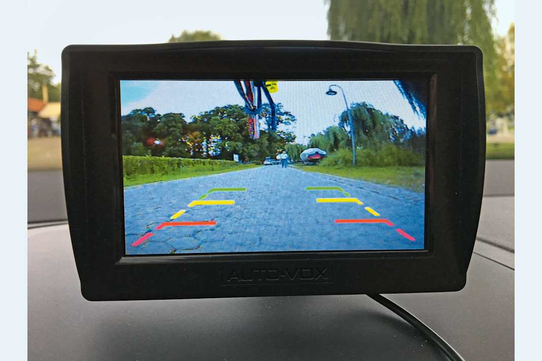 Boat trailer: How to retrofit a reversing camera to the trailer | BOOTE