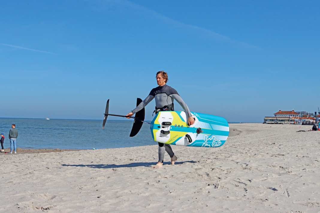 Foil basics: material handling on land and the first starts on the foil ...