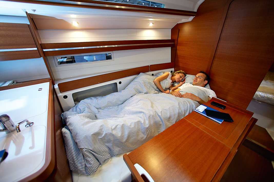 Equipement : Confort dans la couchette - comment faire son lit | YACHT