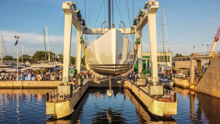 34-metre Solaris launched | BOOTE