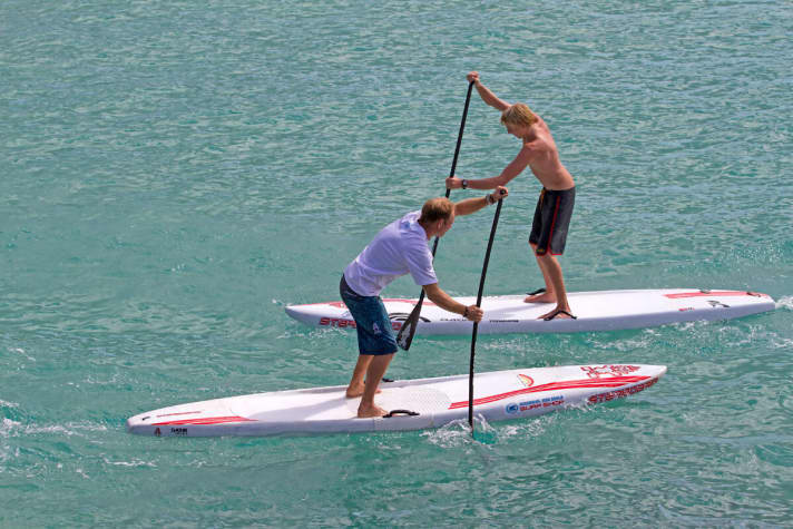 SUP riding technique: Race paddling technique | SURF