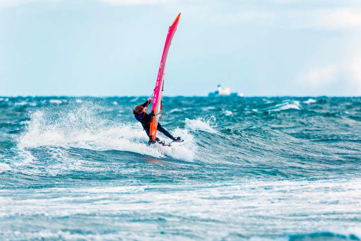 Windsurfing technique: Wave | SURF