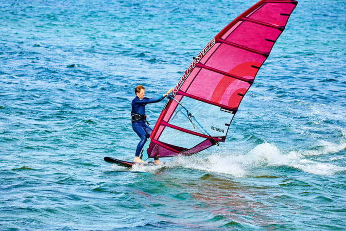Windsurfing basics: The quick turn - explained step by step | SURF