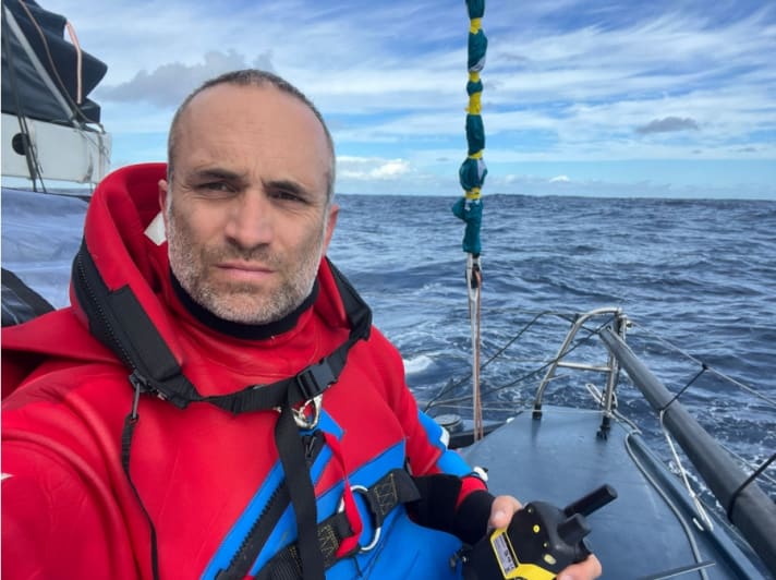 Route du Rhum: Open 60 von Fabrice Amedeo nach Explosion gesunken | YACHT Route du Rhum: Open 60 von Fabrice Amedeo nach Explosion gesunken | YACHT