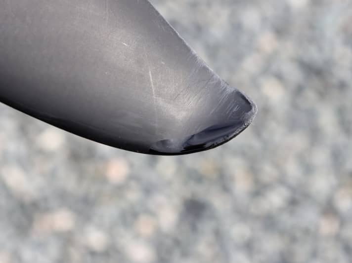 Foil repair: How to repair small tears and holes in the wing | SURF