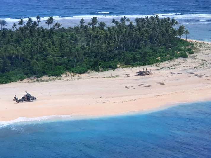 Rescue: Shipwrecked people discovered on uninhabited Pacific island | BOOTE