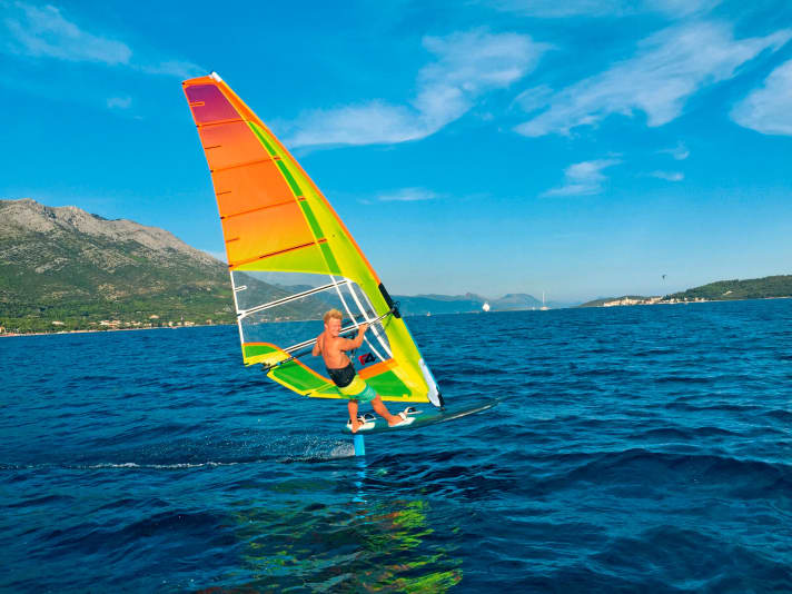 Foil: New Olympiaboard concept | SURF