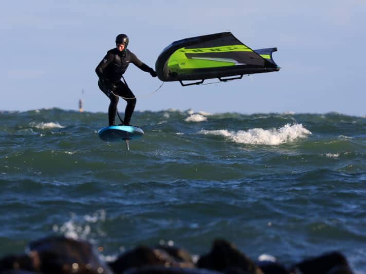 Basics: Wingfoilen mit Trapez – diese Tampen & Trapeze machen Sinn | SURF