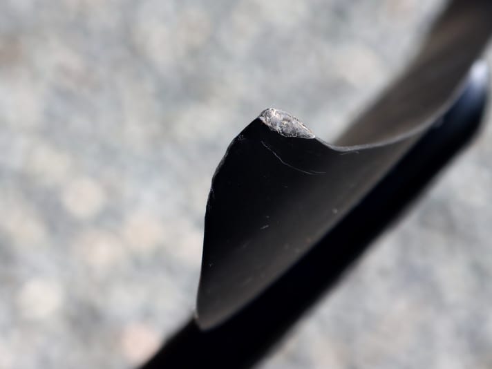 Foil repair: How to repair small tears and holes in the wing | SURF