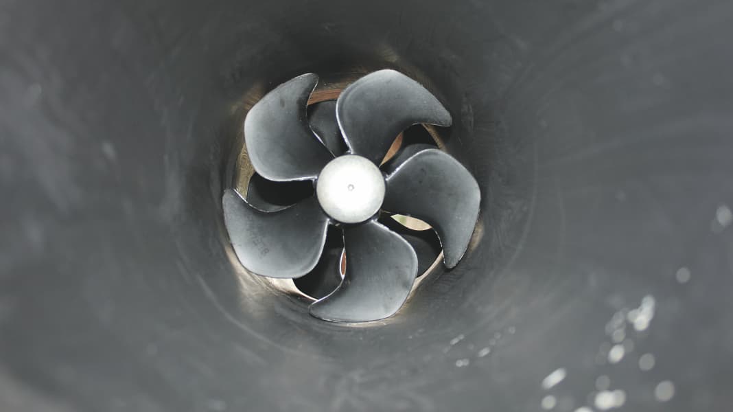 Practical test: Bow thruster - Well regulated | BOOTE