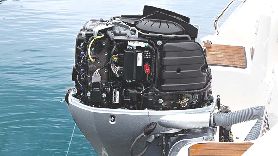 In comparison: Honda BF 80 and BF 100 | BOOTE