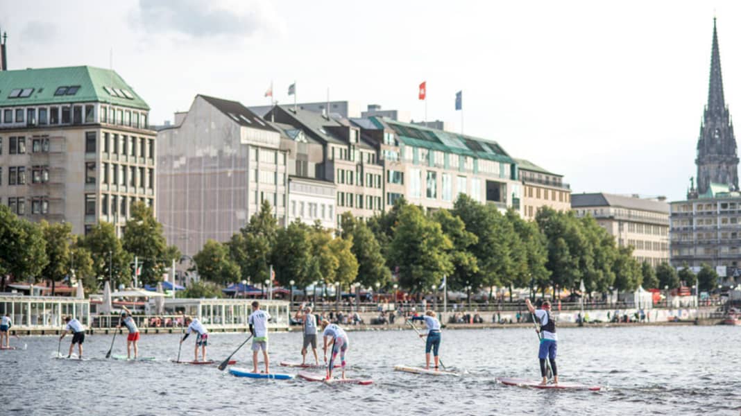 Ahoy SUP Hamburg: Paulina Herpel, Robert Glöckner and Dirk Herpel are ...