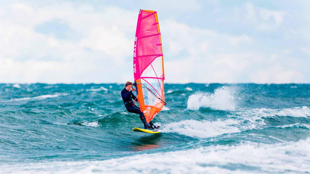 Windsurfing technique: Wave | SURF