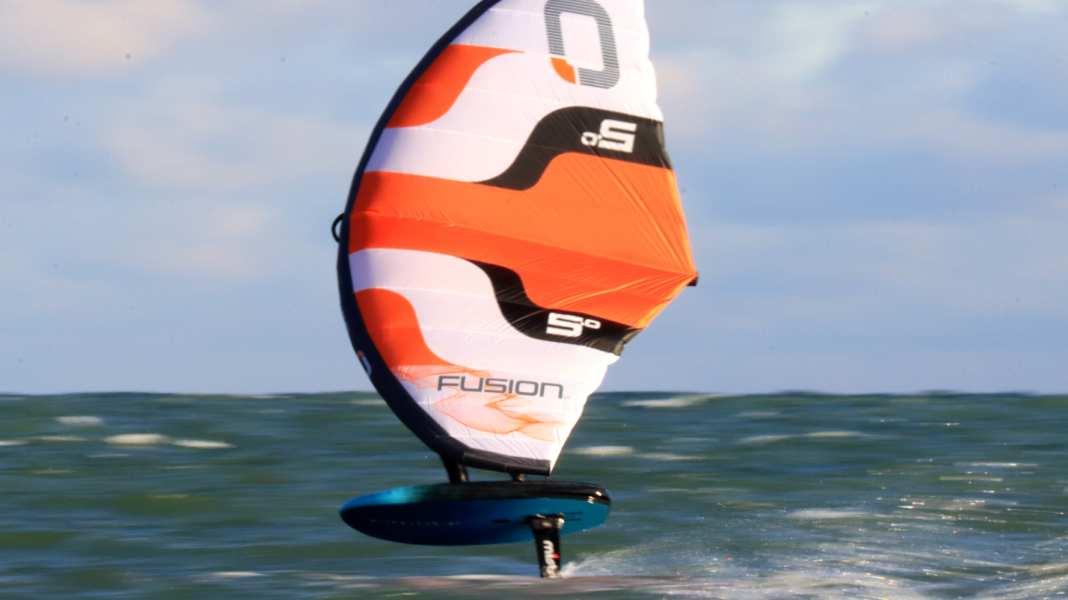 Tipps & Tricks: Wingfoilen mit Speed - Tipps zu Fahrtechnik & Tuning | SURF