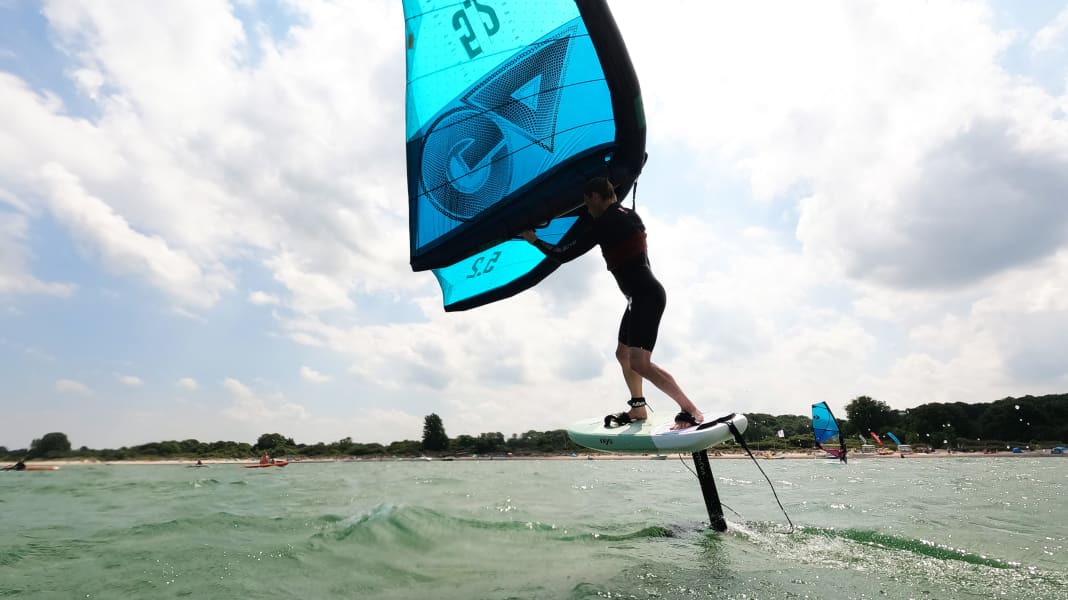 Lightweight wing for wingfoilers - testing the GA Poison Wing | SURF