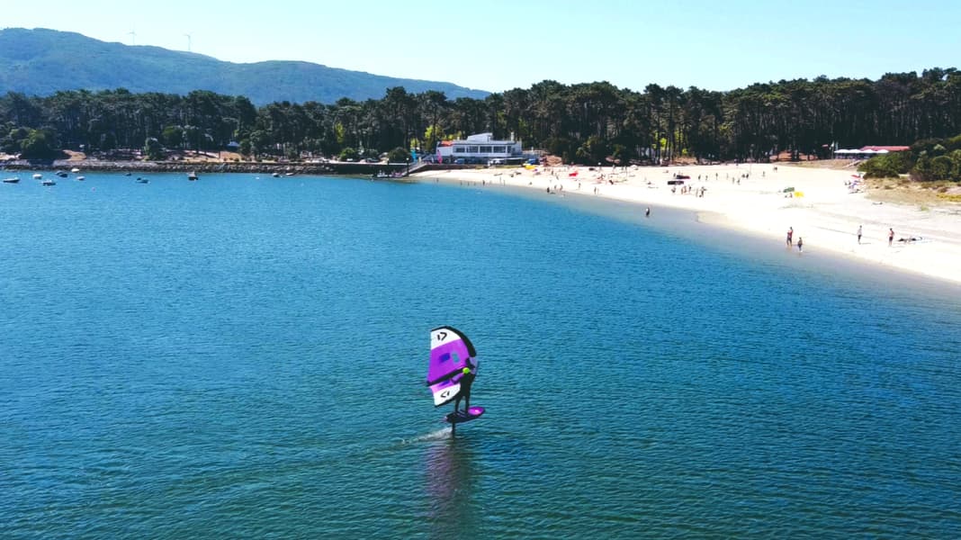 Moledo/Portugal: Flat water & waves at the Mainpeak wingsurfing school ...