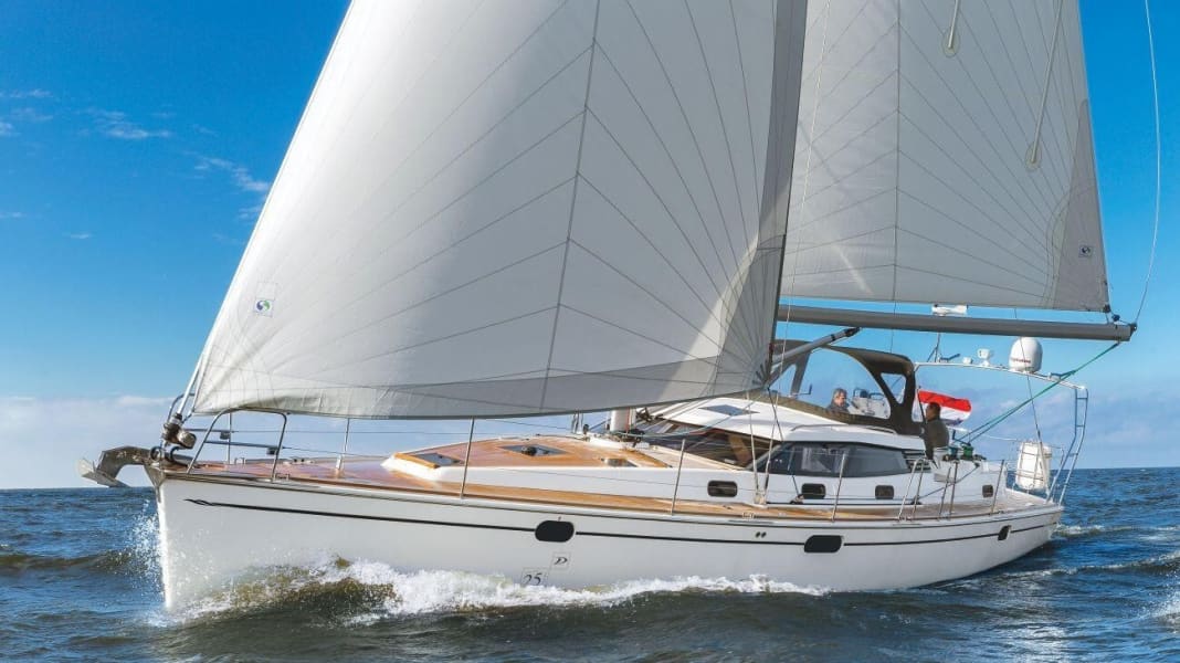 Delphia 46 DS: Centre cockpit yacht with all-round view | YACHT