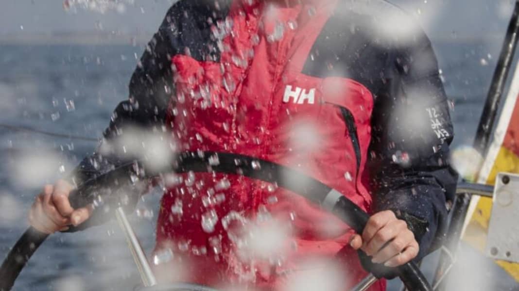 Equipment: Oilskins: 21 combinations put to the test | YACHT