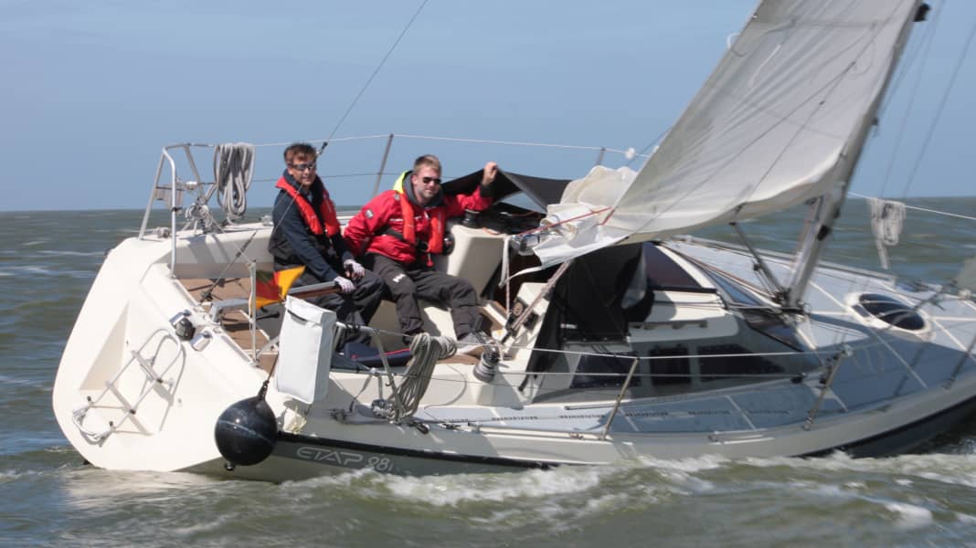 Test de bateaux d'occasion : Etap 28i : insubmersible et facile à ...