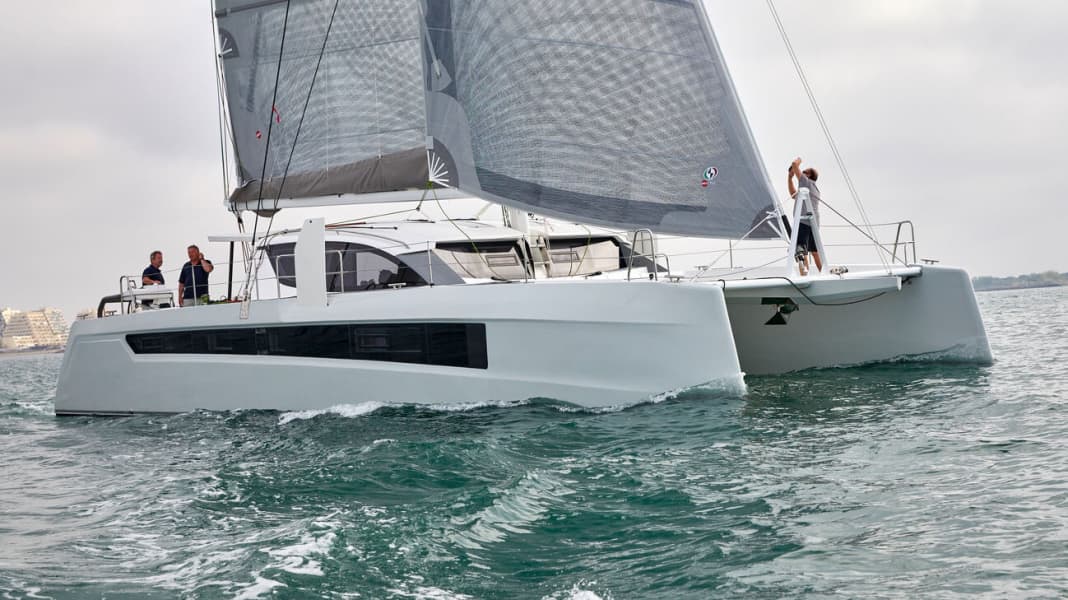 YACHT test: Exciting symbiosis: cruising catamaran Slyder 49 | YACHT