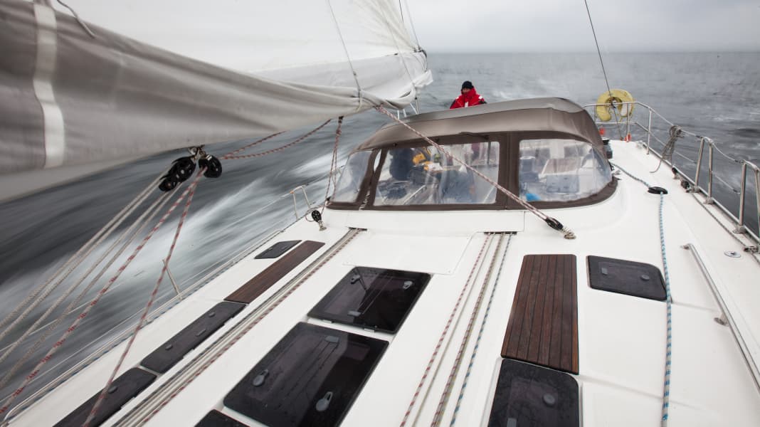 Equipment: 5 tips against the cold when sailing in spring | YACHT