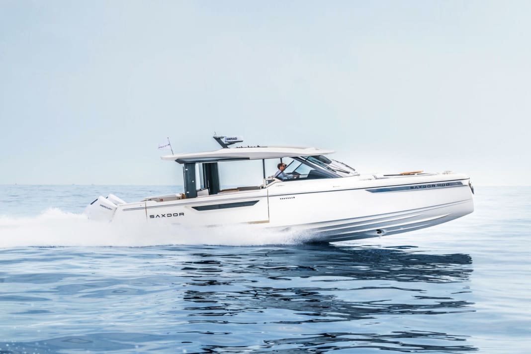 Saxdor 400 GTO: Flagship with folding hull sides | BOOTE