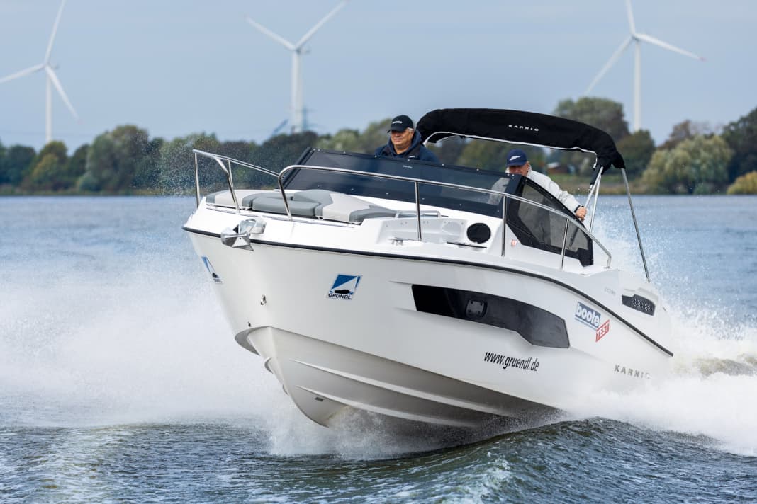 Test: Karnic CS700 S - Cabin cruiser with a wide range of cockpit ...