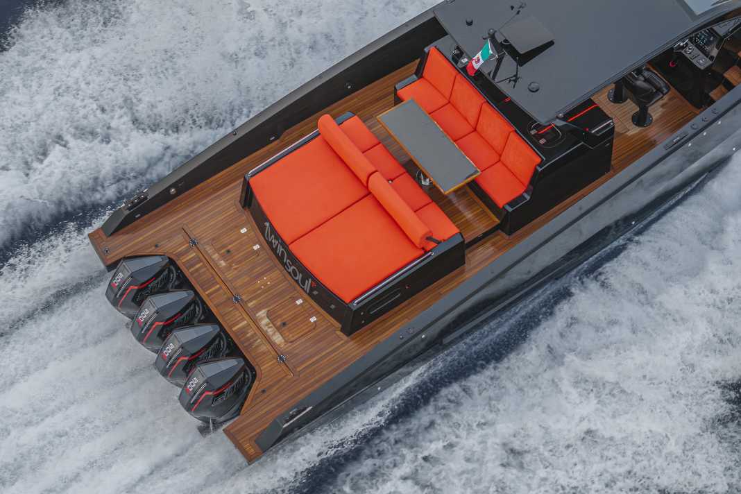 Mylius M47P: Sailing shipyard rides engine wave at 57 knots | BOOTE