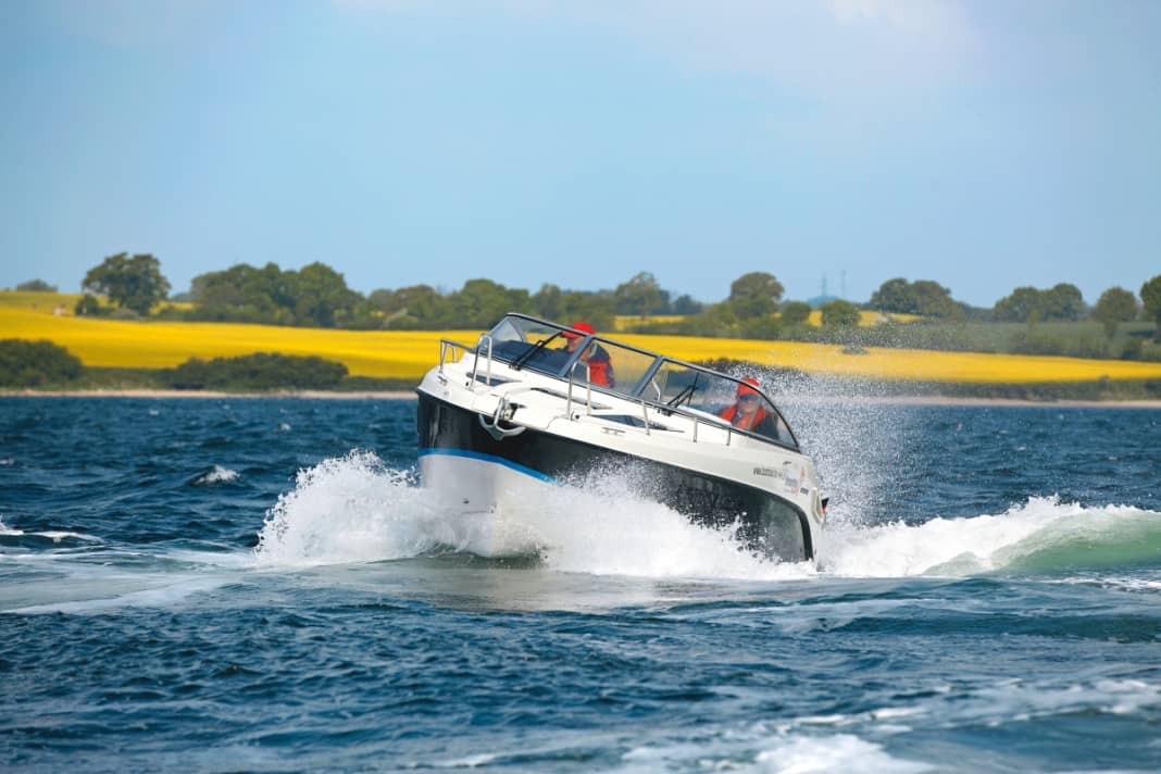 Quicksilver Activ 805 Cruiser: Boat test - Friend of the family ...