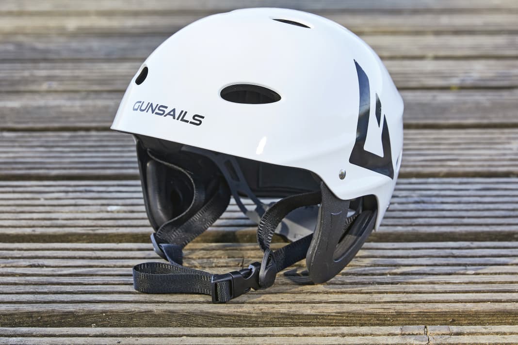 Inexpensive but also solid The Gunsails Hydro helmet in the test SURF