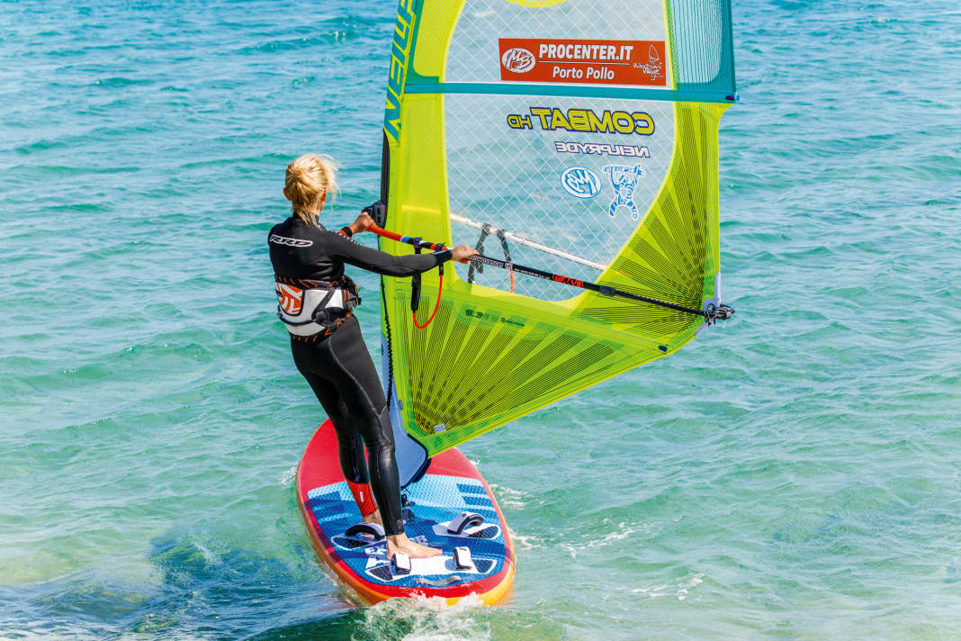 Windsurfing basics: luffing and dropping with sail control | SURF
