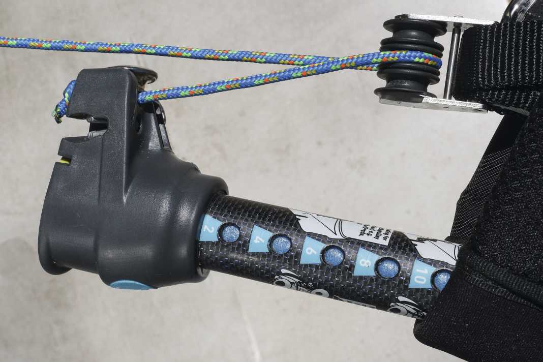 Luff trim: How to thread the luff adjuster perfectly | SURF